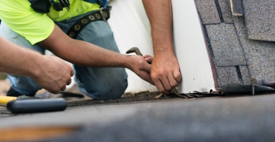 Roofing Tool List: 6 Must-Have Roofing Hand Tools for Your Crews